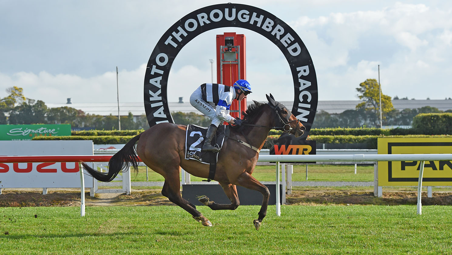 Sterling Express continues winning winter for Brosnan