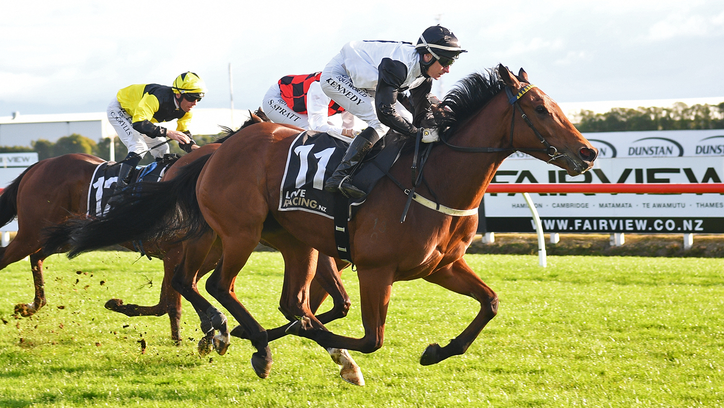 Four-straight for Lux Libertas