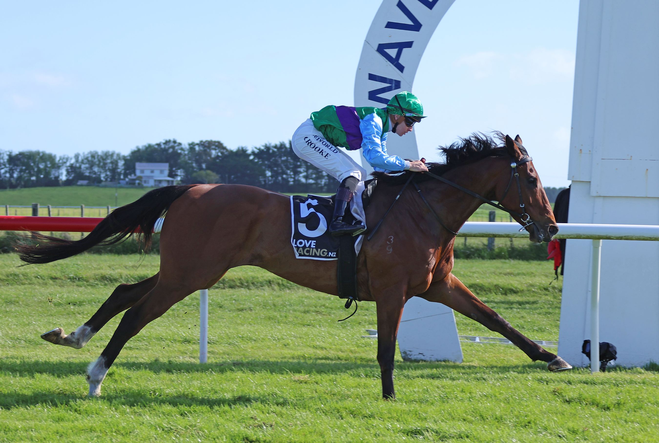 Just Charlie too slick for Waverley Cup rivals