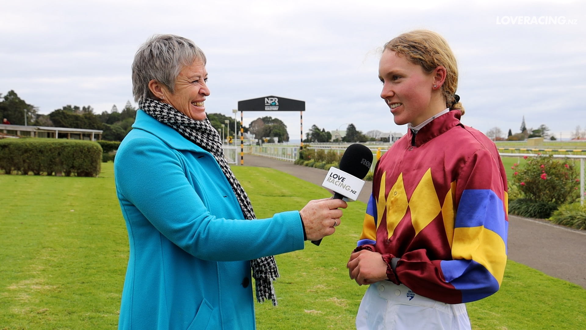 Kim Clapperton Gets To Know Apprentice Jockey Elle Sole